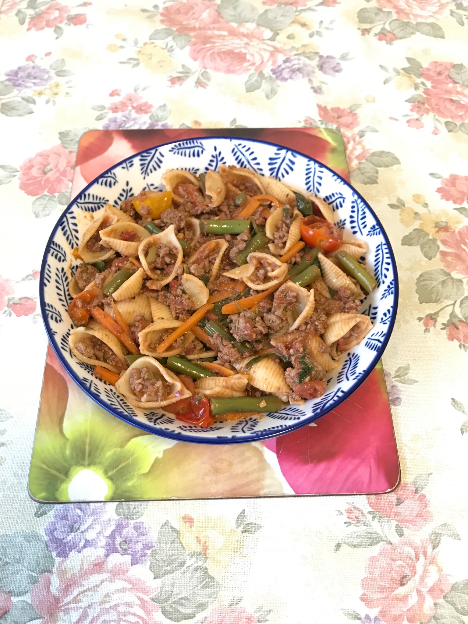Beef and vegetables big shell pasta – helenscchin's Blog