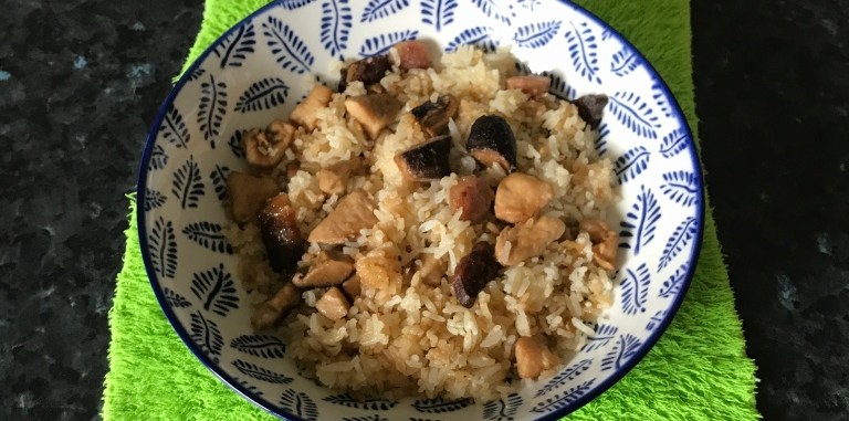 Flavoured chicken rice with lup cheong and lup yuk – helenscchin's Blog