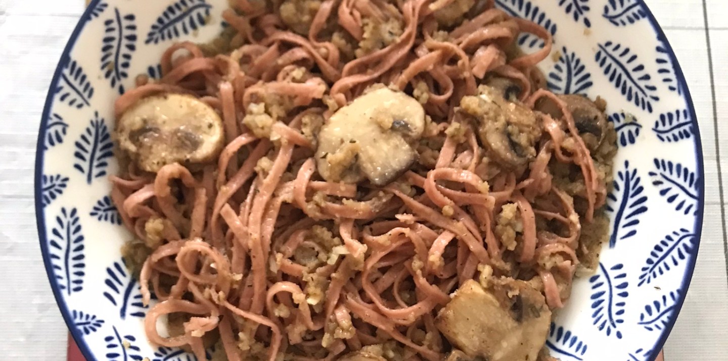 Mushroom beetroot pasta – helenscchin's Blog