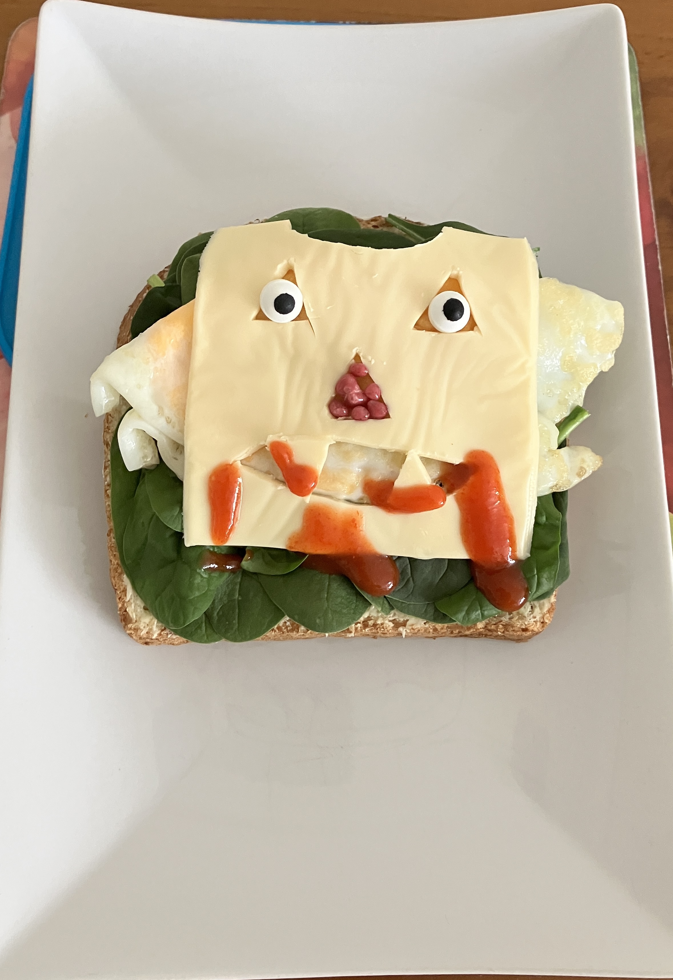 Spooky cheese egg spinach buttered bread – helenscchin's Blog