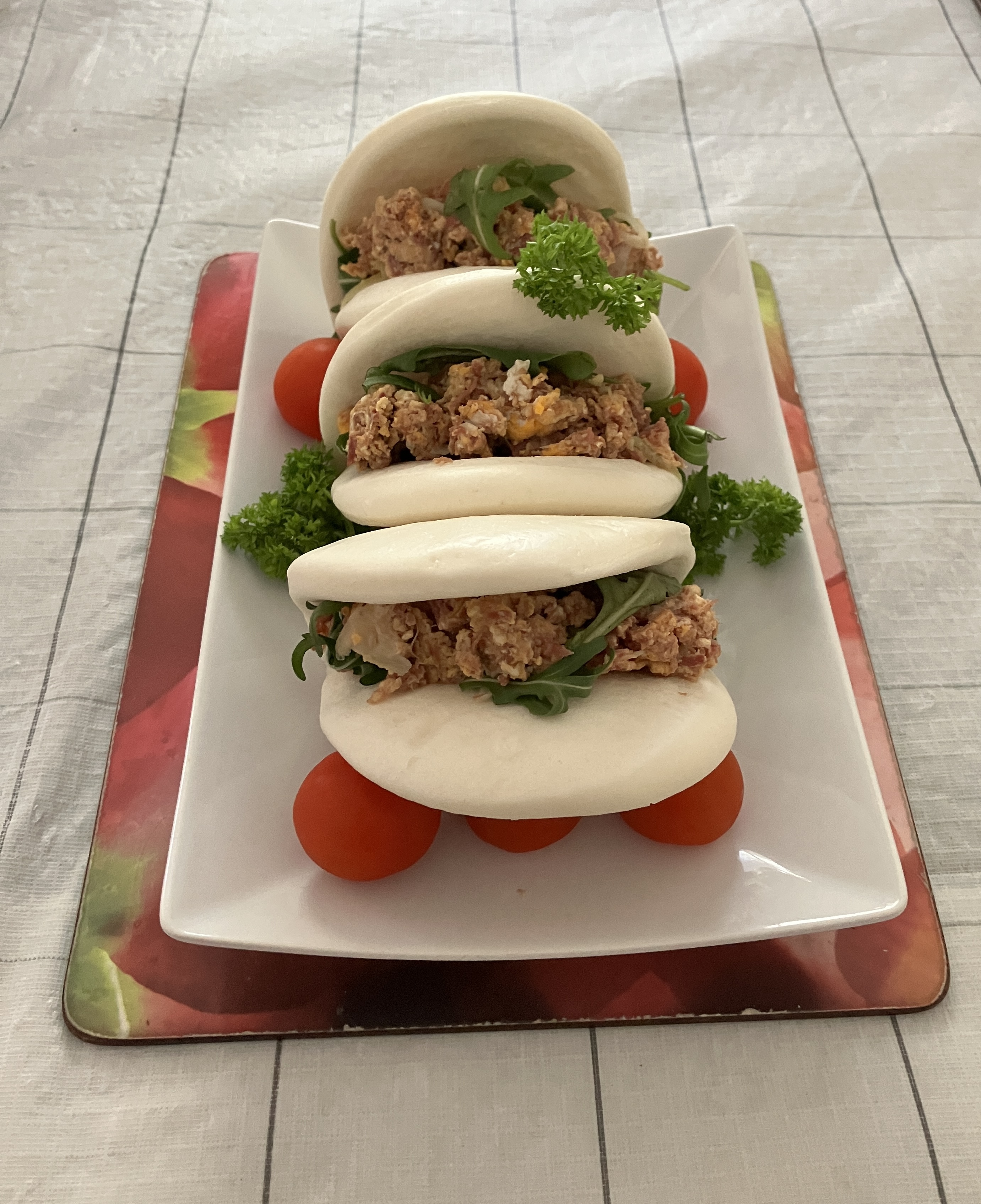 Bao bun with eggy corned beef and arugula – helenscchin's Blog
