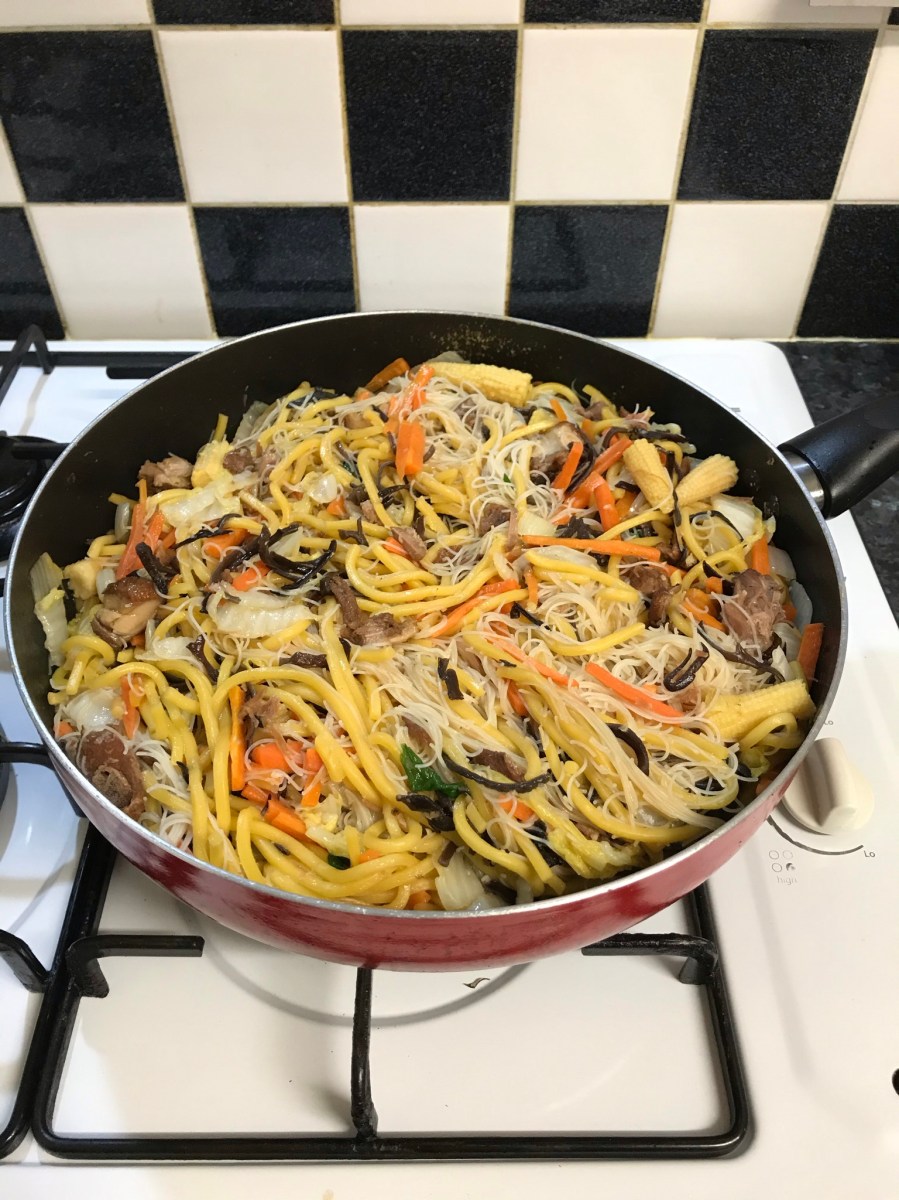 Stewed pork egg and vermicelli noodles with baby corns and vegetables ...